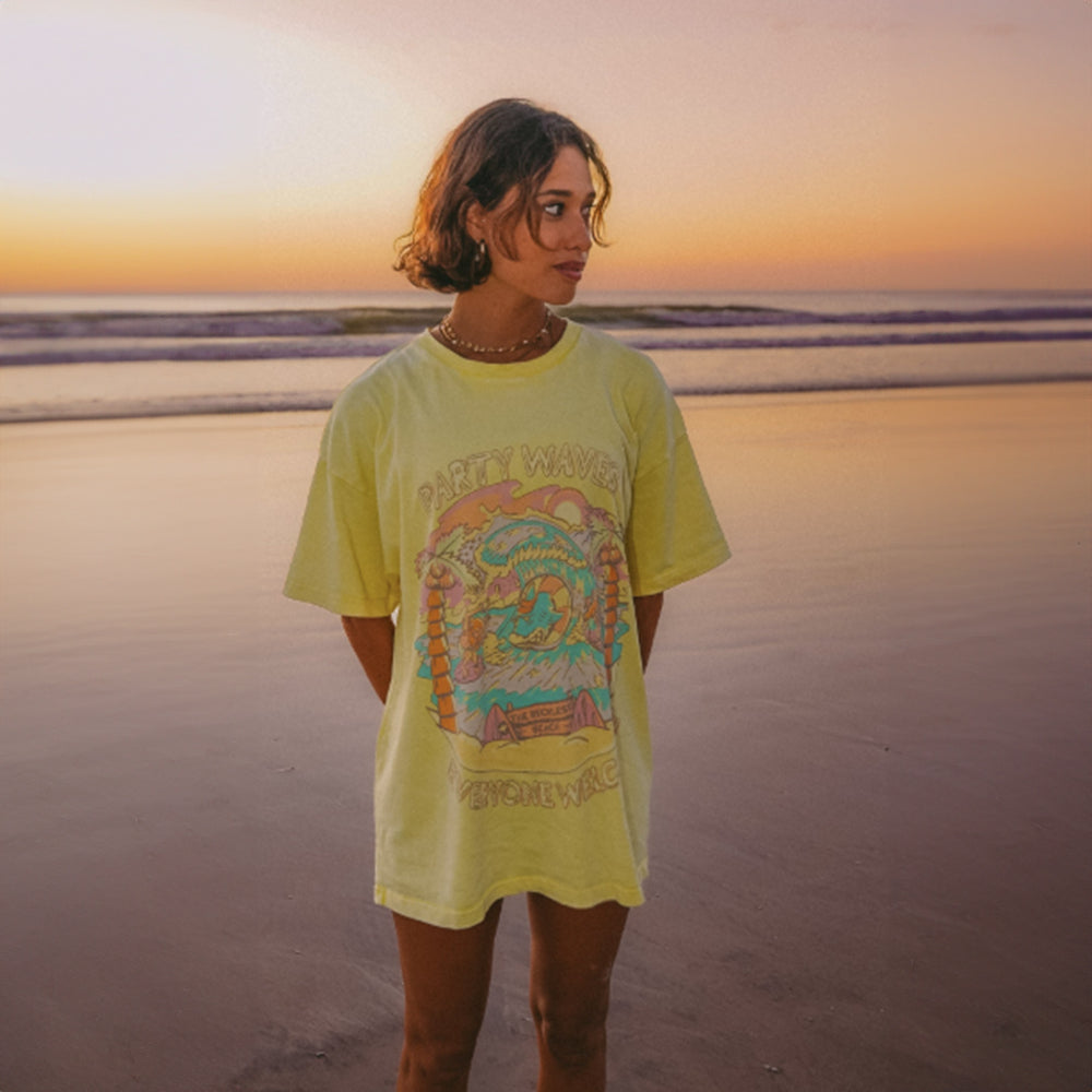 Notice The Reckless Party Wave Oversized Tee – Axis Boutique